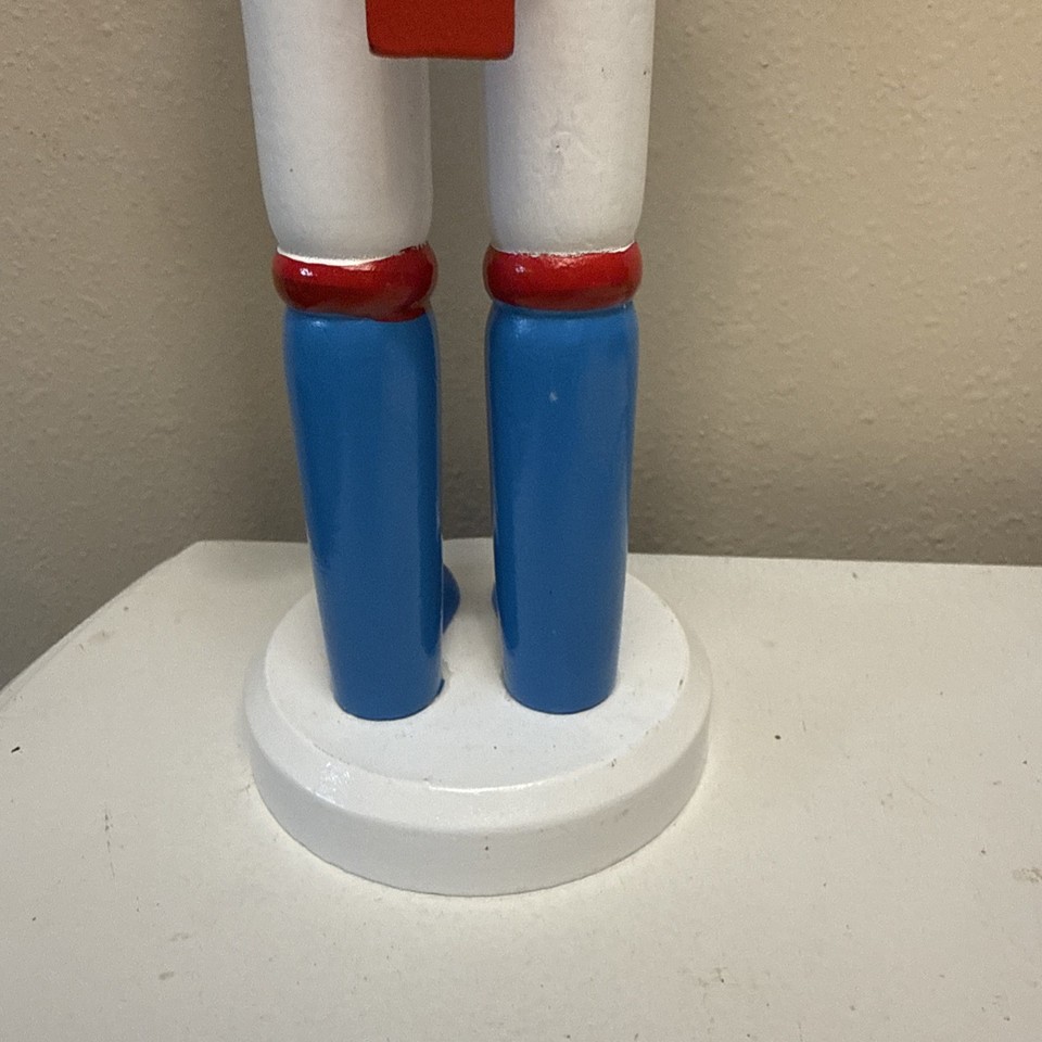 HEB Partner Nutcracker 14" tall 2025 Limited Edition Viral Howdy | eBay