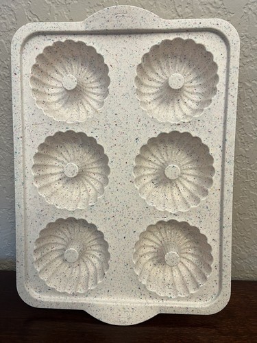 Trudeau Crave Silicone 6 Ct Fluted Mini Bundt Cake Pan Confetti Metal ...
