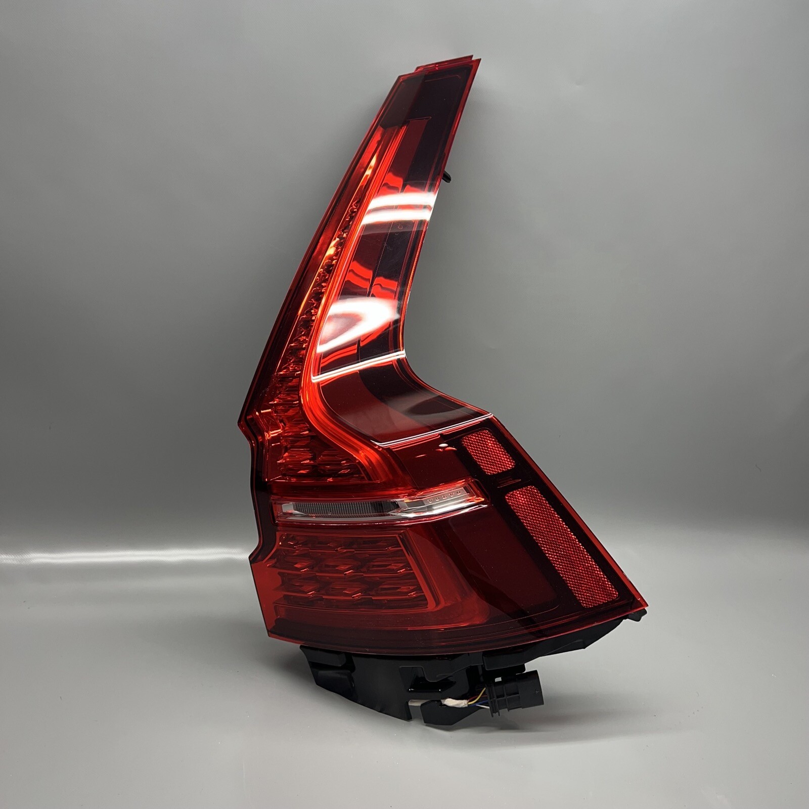 VOLVO V60 TAIL LIGHT RIGHT PASSENGER 2020 2021 2022 2023 2024 LED OEM ...