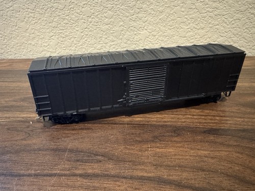 Athearn HO Scale Undecorated 50’ Exterior Post Box Car with Kadee ...