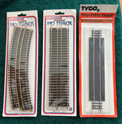 Life Like Track ~ 2 Curved ~ 1 Straight & 1 Tyco Rerailer ~ 13 Pieces ...