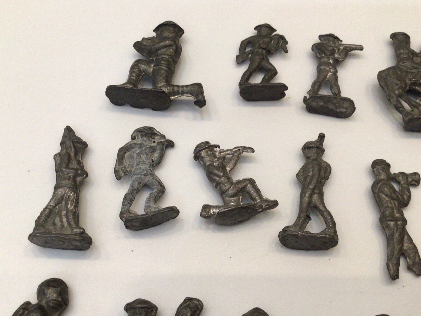 Lot of 23 - Vintage Cast Lead Metal Military Toy Soldiers Lead Army Men ...