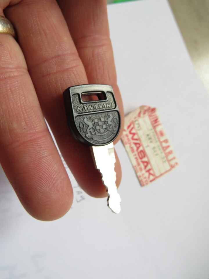 NOS KAWASAKI Z1 Z2 750RS 900 Super Four Genuine Key 753 NOS Lion Early ...