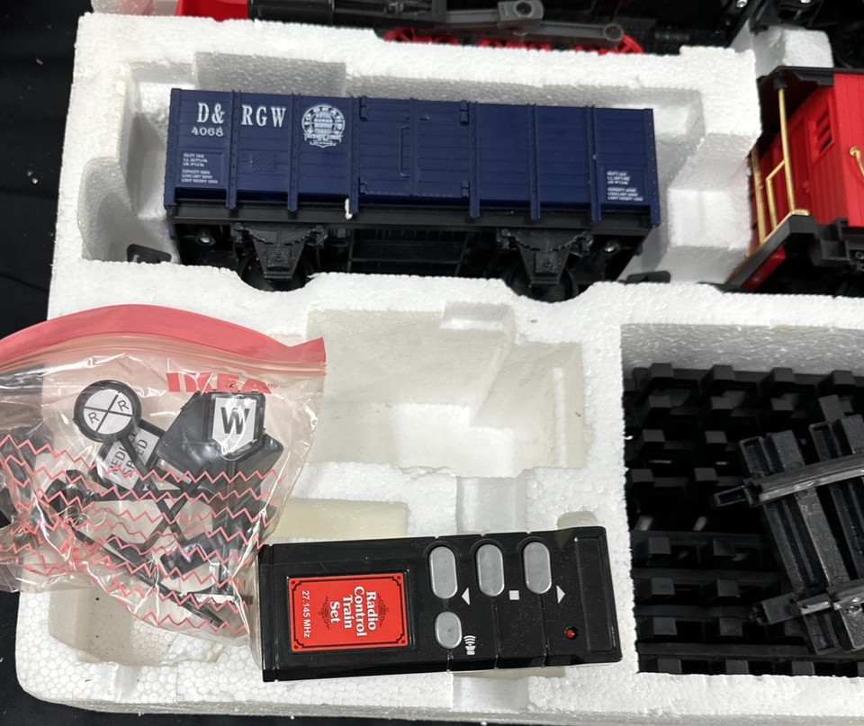 STEM Toys G Gauge Santa Fe 34 PIECE TRAIN SET, REMOTE CONTROL UPC ...