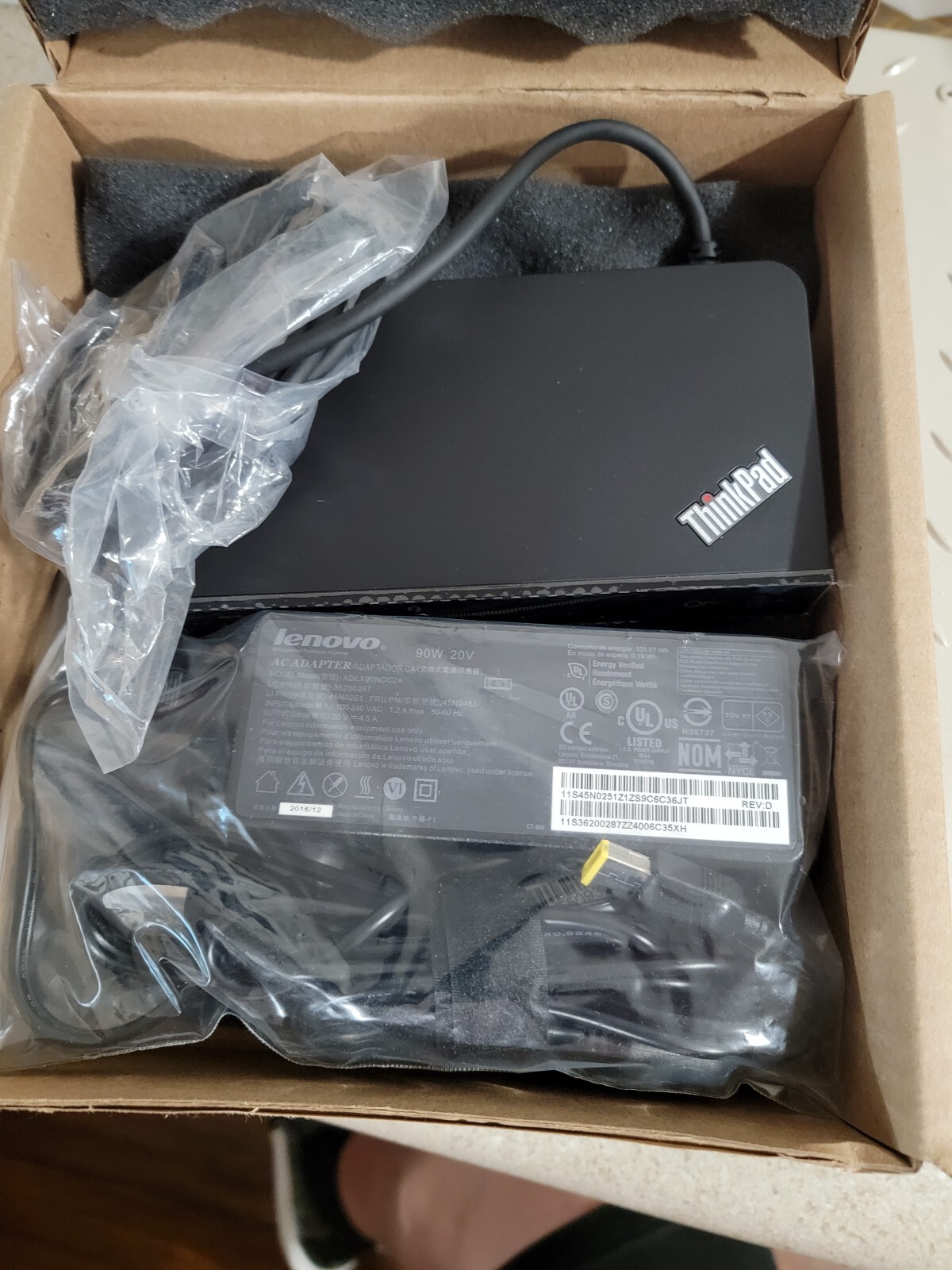 Lenovo ThinkPad Onelink+ Plus Dock 40A40090US Ultra HD Video, 4k Output ...