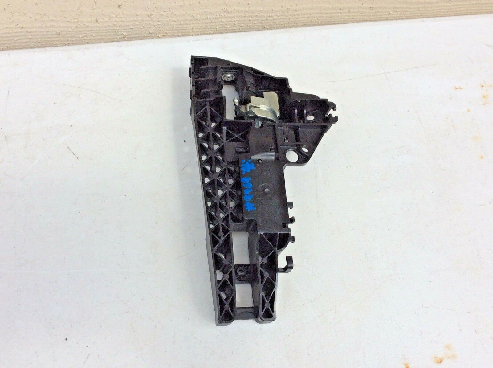 2012-2017 Audi RH Bow Handle Base Support 4H0837886 OEM | eBay