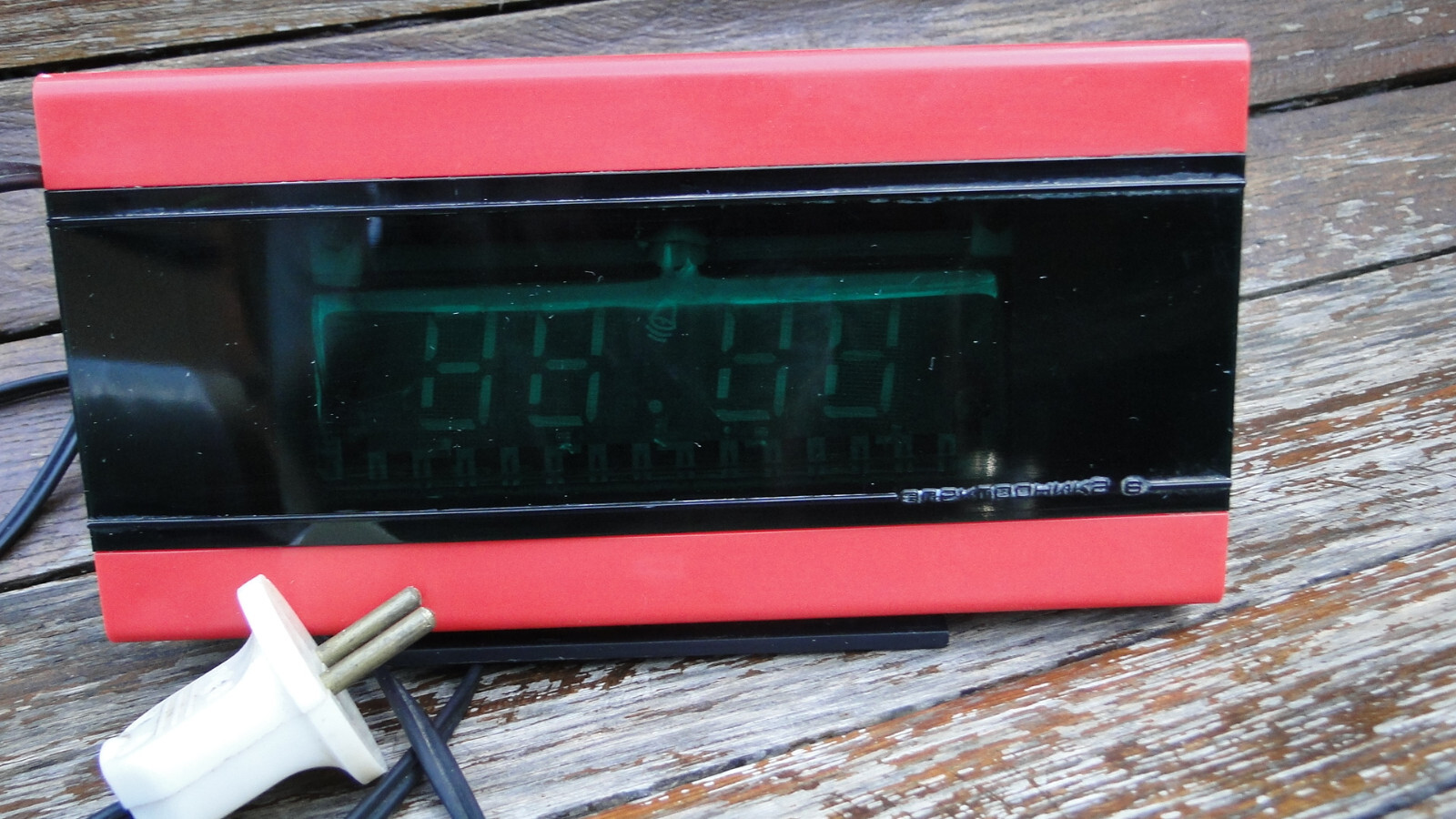 RARE VINTAGE SOVIET USSR VFD NIXIE TUBE CLOCK ELEKTRONIKA 6.15 RED ...