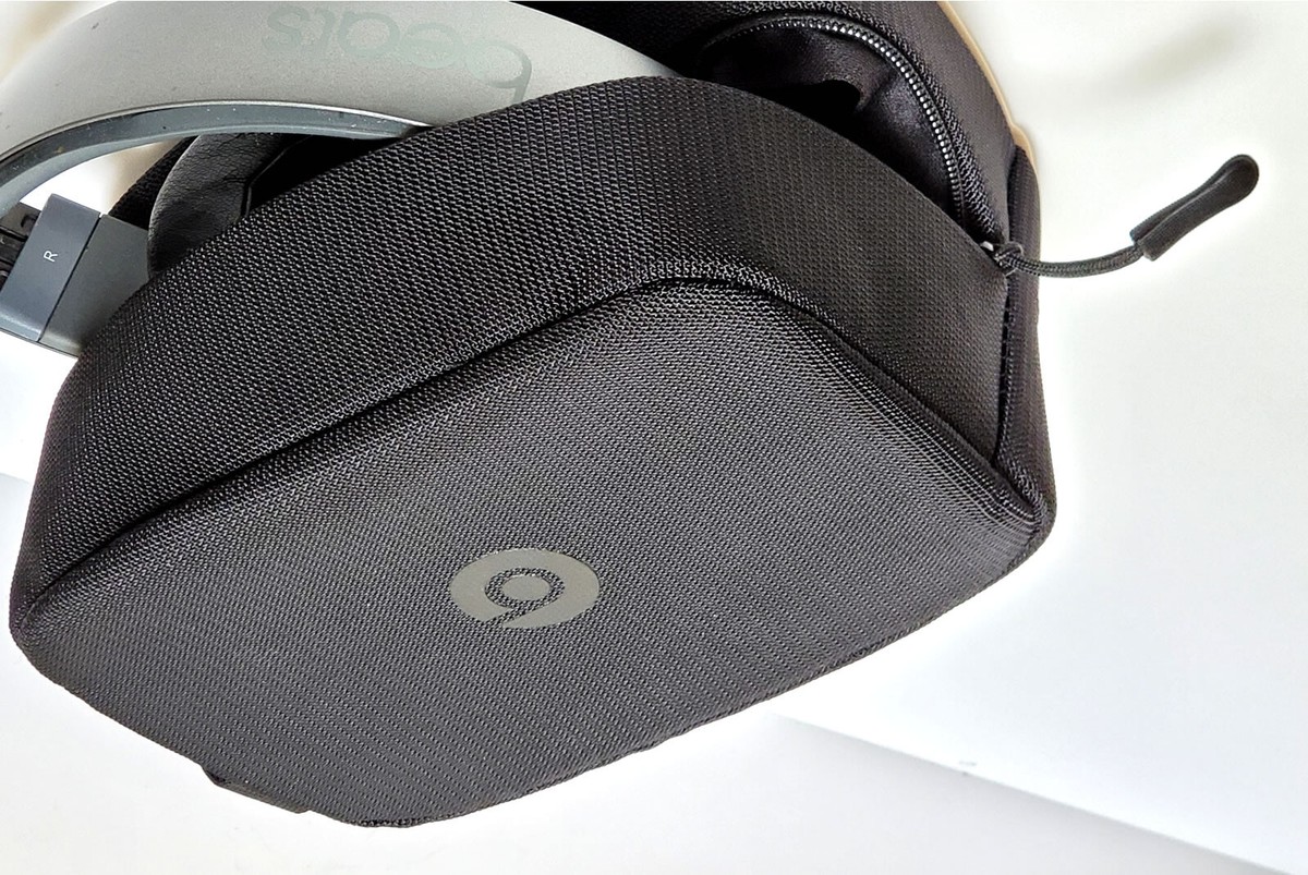 Beats STUDIO Pro Travel Case, Beats STUDIO Pro Headphones Beats STUDIO Pro Travel Case, Beats STUDIO Pro Headphones
