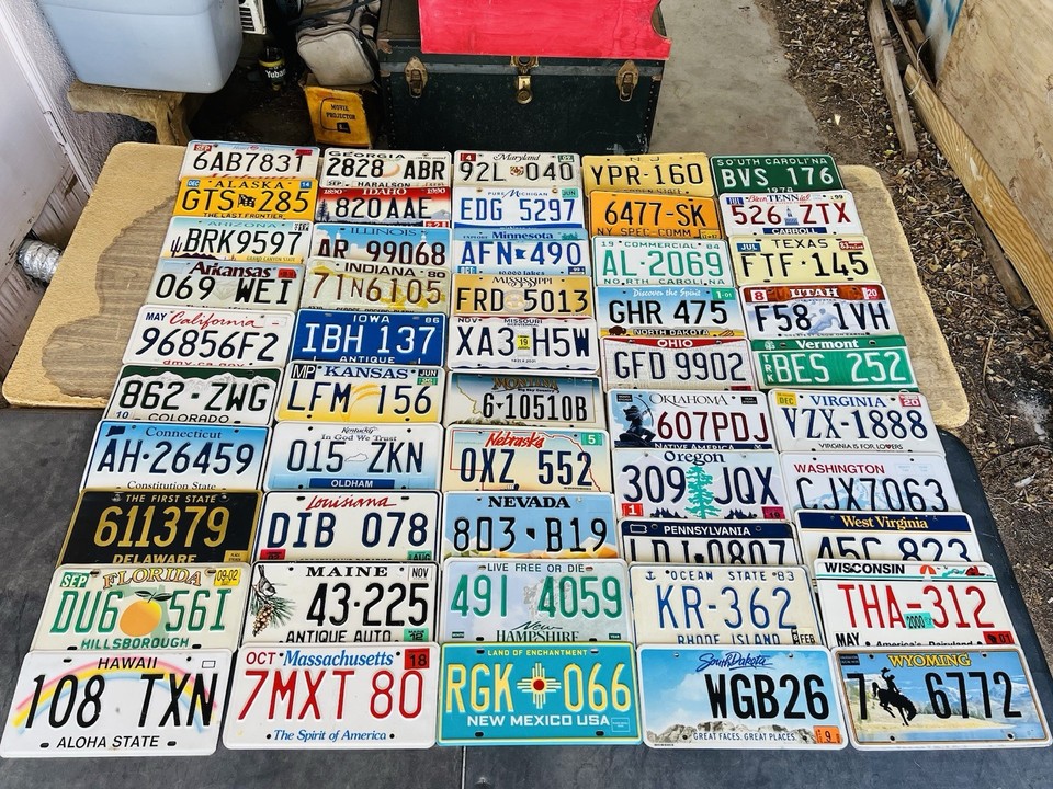 LOT OF 50 COMPLETE SET OF ALL UNITED STATES LICENSE PLATES——CHECK IT ...