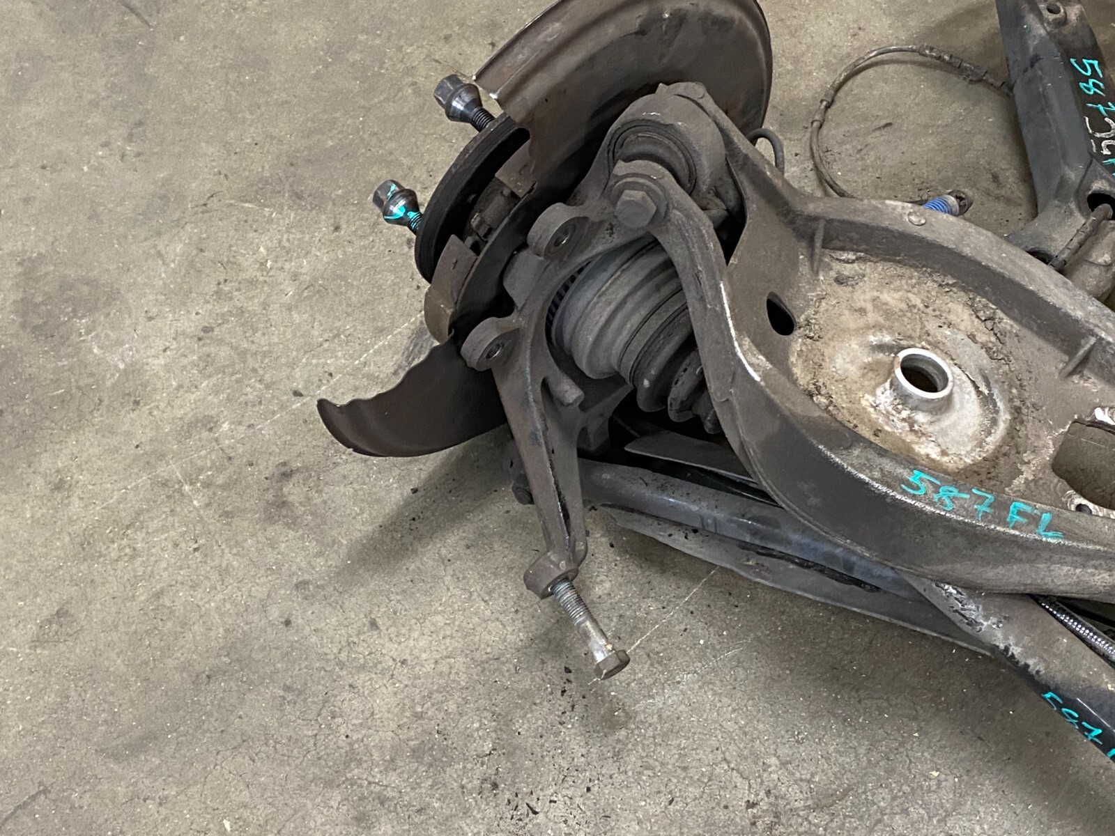 2003-2005 BMW E46 330I REAR LEFT SPINDLE CONTROL ARM ASSEMBLY OEM ...