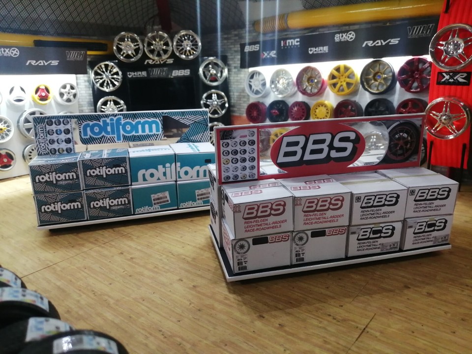 Rims Box Exhibitor Rays/Rotiform 1/18 Scale | eBay