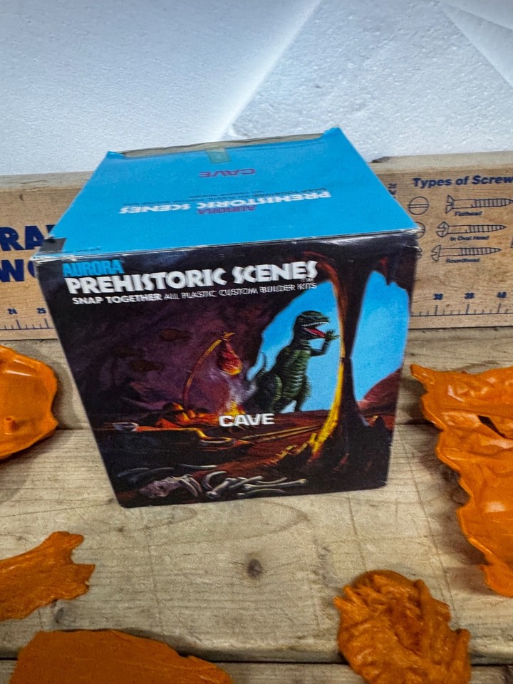Vintage Aurora Prehistoric Scenes CAVE 1971 Model Kit No 732-300 ...