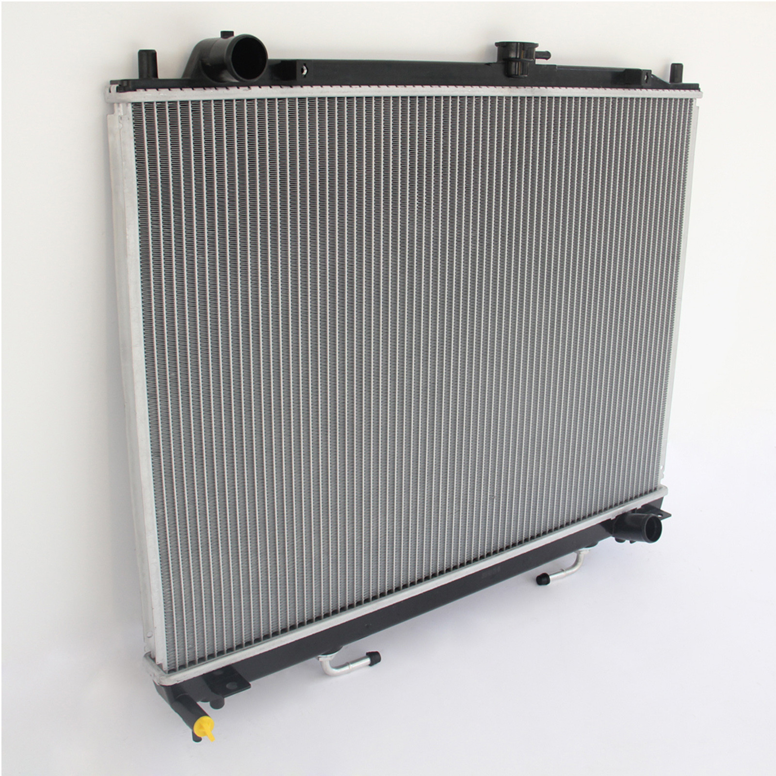 Radiator For MITSUBISHI PAJERO NM NP NS NT 3.0L 3.5L 3.8 V6 Petrol AT ...
