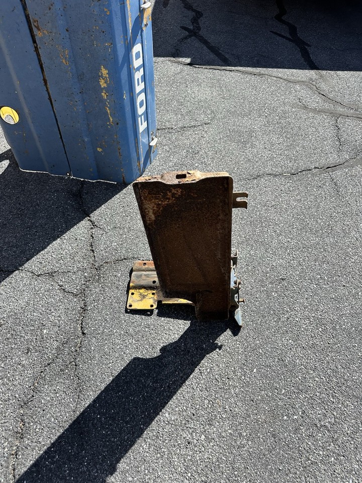 2000 3000 4000 5000 FORD TRACTOR BATTERY TRAY!!! | eBay