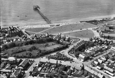 Hunstanton Pier and The Green Hunstanton England 1930 OLD PHOTO | eBay ...