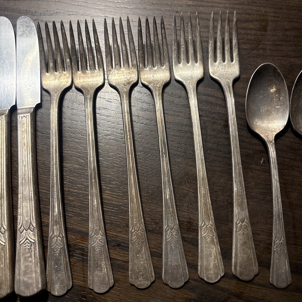Vintage Wm Rogers Silverplate Flatware Set And Albert Pick And Company ...