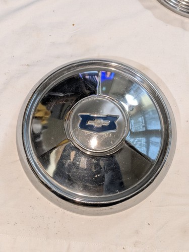 BEAUTIFUL ANTIQUE Vintage 1950 60s Chevy DOG DISH HUBCAP BLUE CREST ...