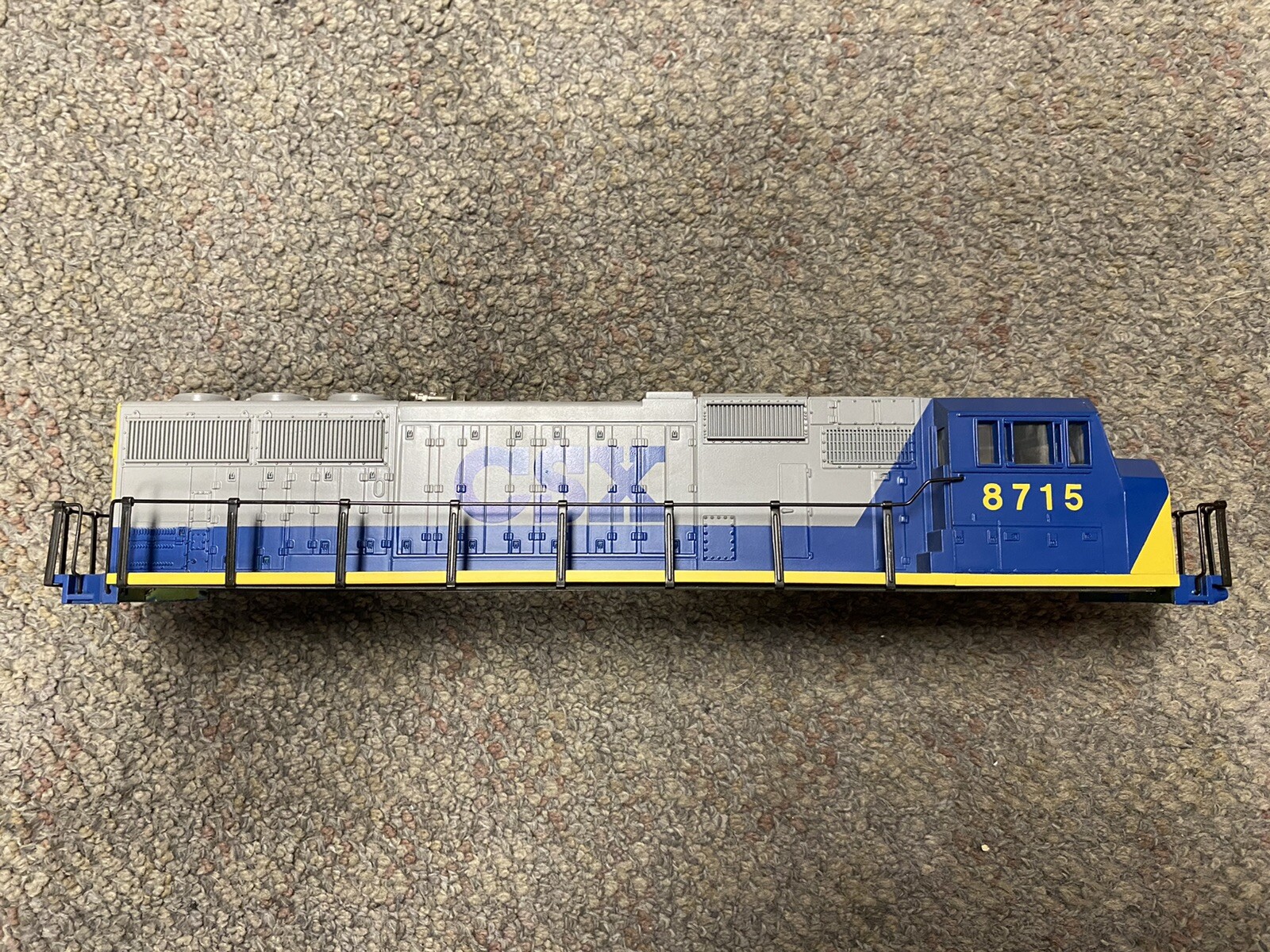 + MTH O Gauge RailKing CSX #8715 SD-60M Diesel Engine Shell For Parts ...