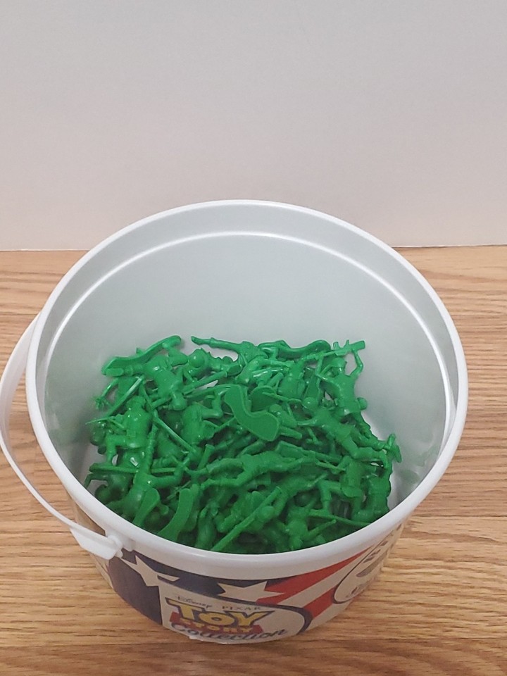 Disney Toy Story Collection Bucket O Soldiers White Logo Thinkway 82 ...
