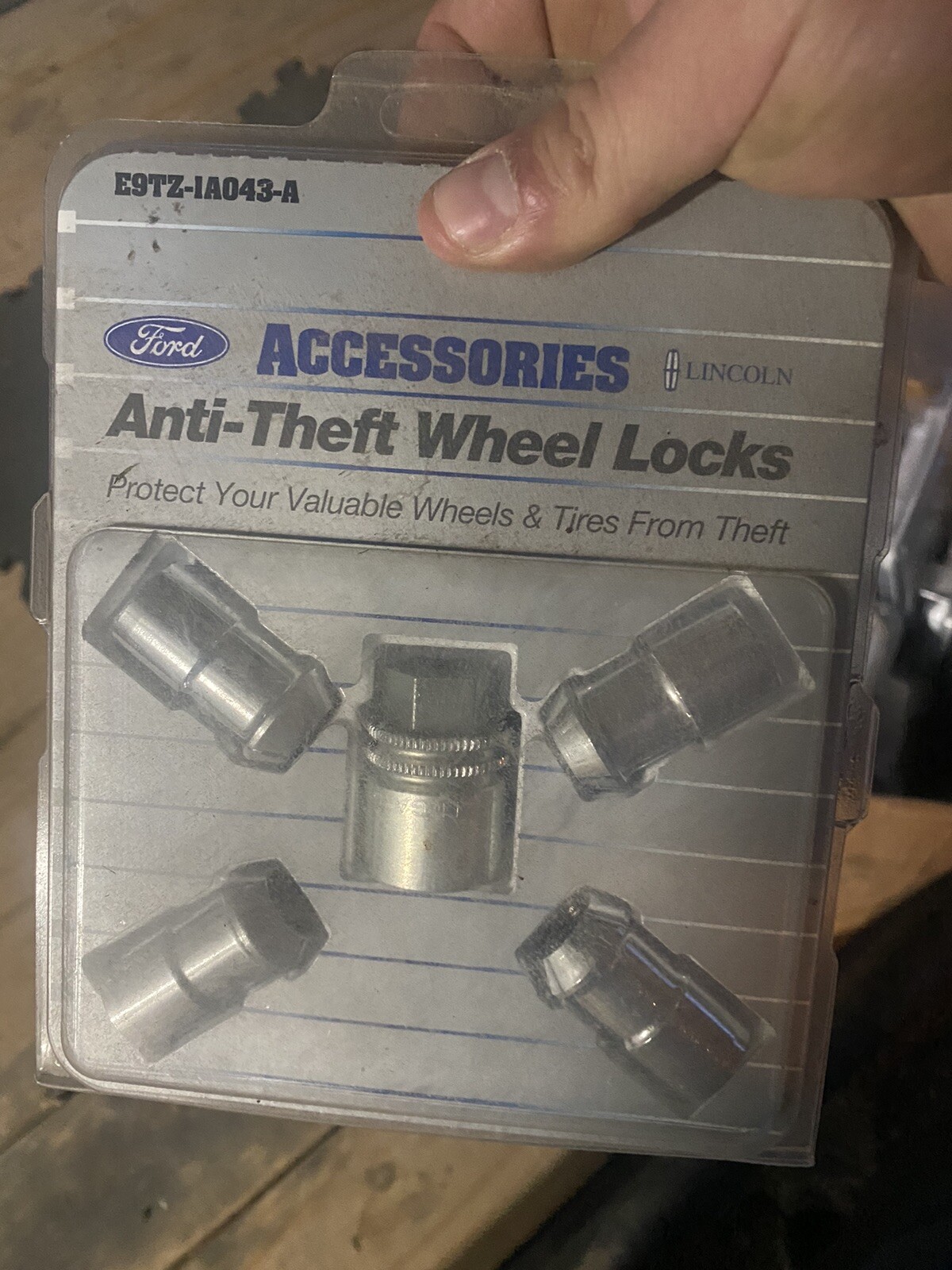 Genuine Ford Wheel Locks - Chrome - Exposed Lugs E9TZ-1A043-A | eBay