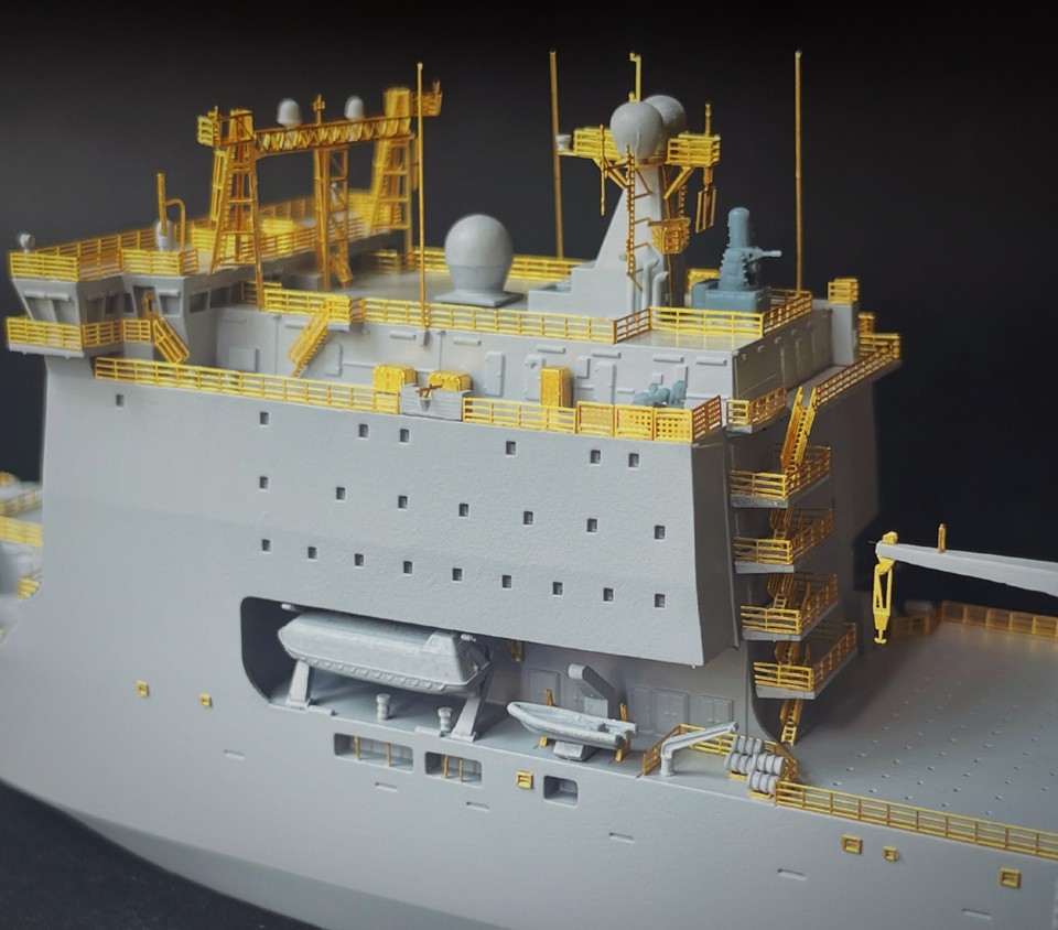 3D Printed 1/700 British Bay Class Dock Landing Ship Unpainted Model ...
