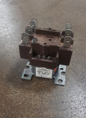 Relays - 24V 50 60Hz