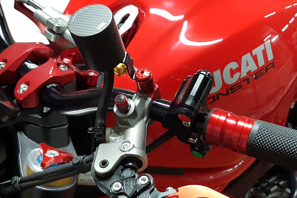 CNC TAPPO FORO SPECCHIO M8 FILETTATURA DX MV AGUSTA F4 1000 RC 2015 ...