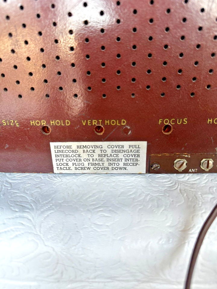 Vintage 1949 Pilot TV-37 3" Television + Rare Screen Magnifier + Manual ...