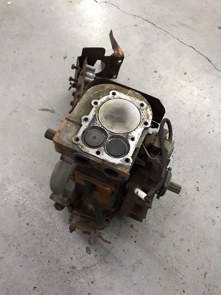 Vintage Briggs and Stratton 8HP Engine motor flywheel crank case block ...