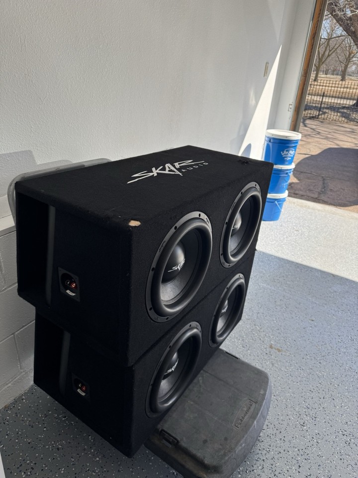 Skar Audio SVR-2X12D4 Dual 12'' 3200W Ported Subwoofer Enclosure ...