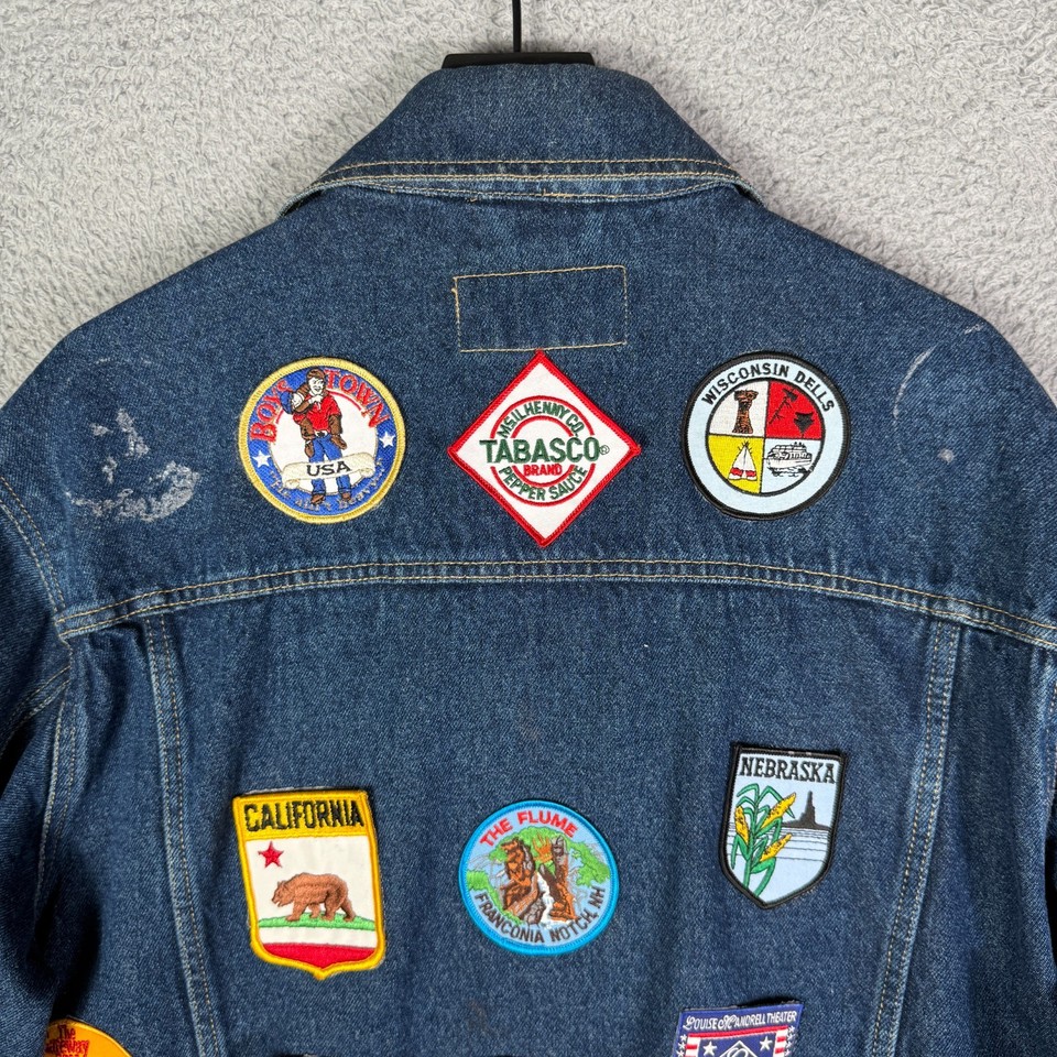 Vintage Wrangler Denim Jacket Men's Medium Tons of Pins and Patches ...
