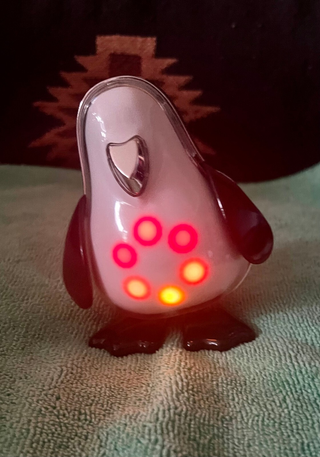 Hasbro+Mp3+Speaker+Icy+Penguin+Lights+up+%26+Moves for sale online | eBay