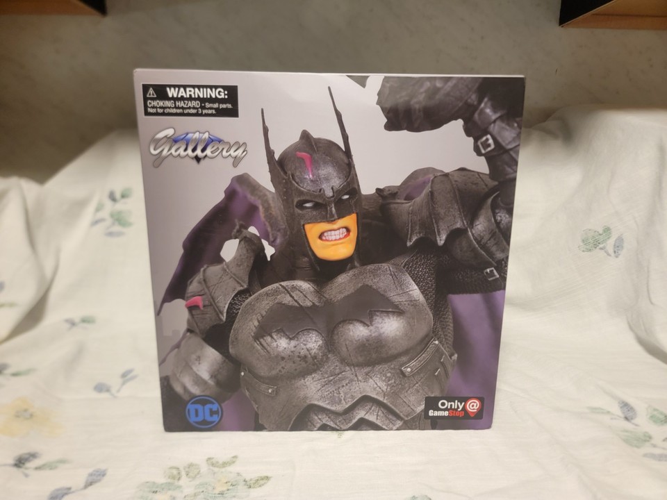 DC Gallery Batman Armored Edition Statue Diamond Select Pvc Diorama ...