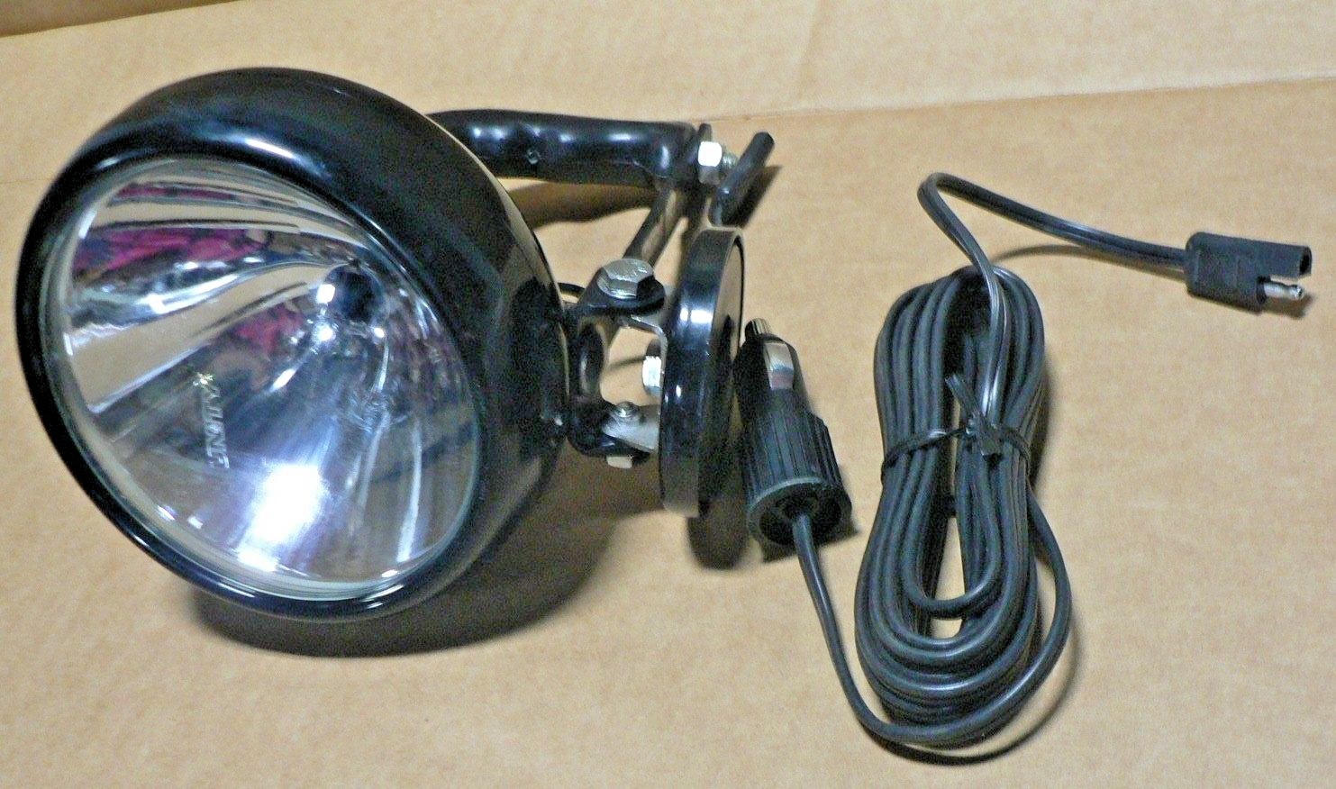 NIB Larson Electronics Magnalight HML-5M Spotlight Magnetic Mount 24V ...