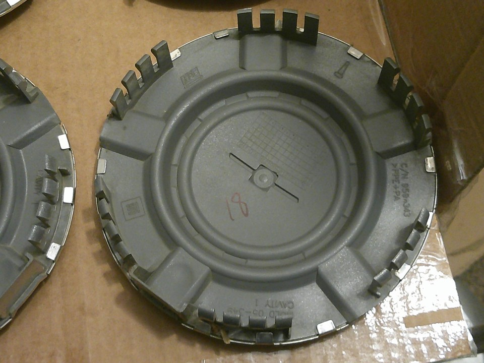 Chevy Silverado 1500 Suburban Avalanche Tahoe 2007-2014 Center Cap(s ...