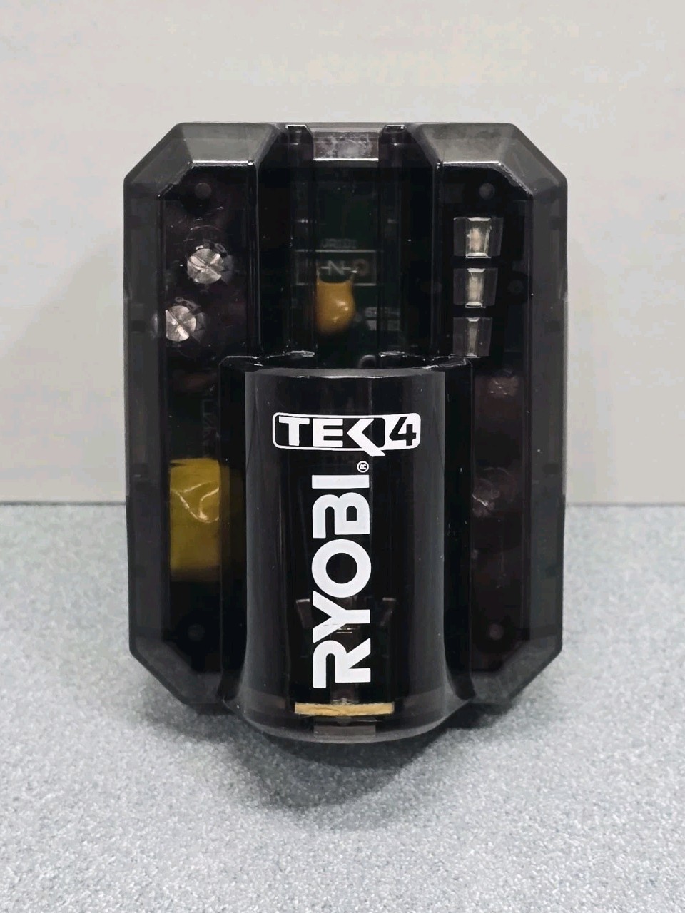 Genuine RYOBI TEK4 AP4700 4V AC Battery Charger ** GREAT CONDITION ...