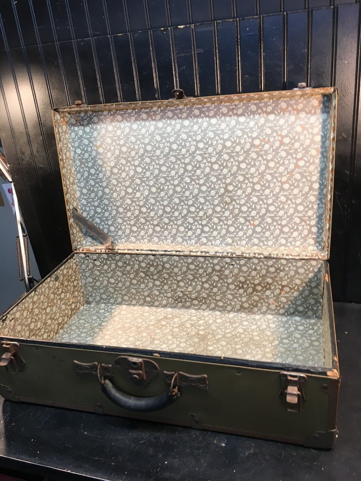 VINTAGE METAL SUITCASE..BROWN..27." X 15.5" X 8.5" 1940s Military ...