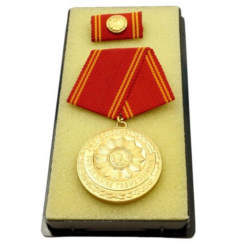 East German Army Bronze Gold 25 Year Service Medal Military Surplus ...