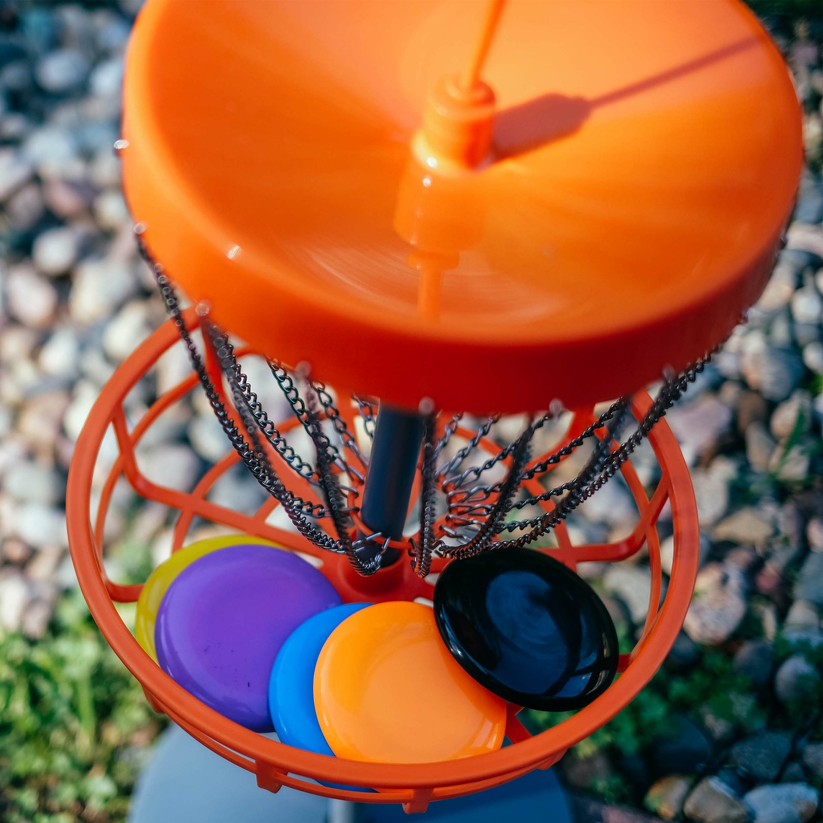 Get Out! Portable Disc Golf Basket with 5 Flying Discs - 30in Mini Disc ...