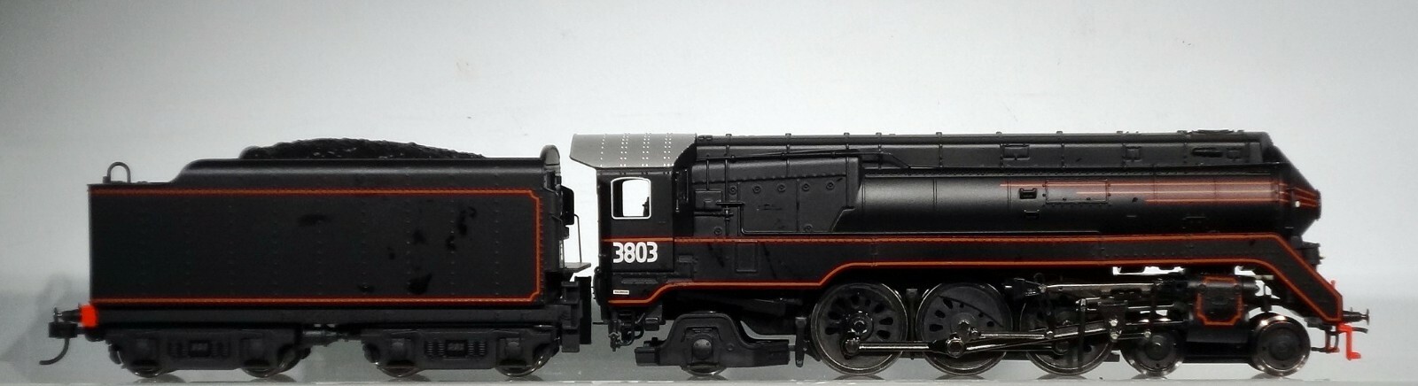 HO NSWGR 38 CLASS 3803 BLACK STREAMLINED STEAM LOCOMOTIVE DCC NON SOUND ...