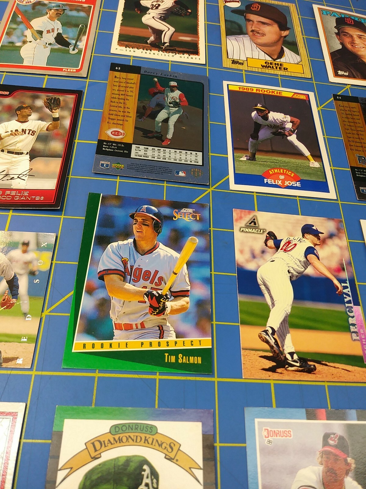 Lot of 21 Cards baseball cards. Topps. Dwight Evans 158 Jason Dickson ...