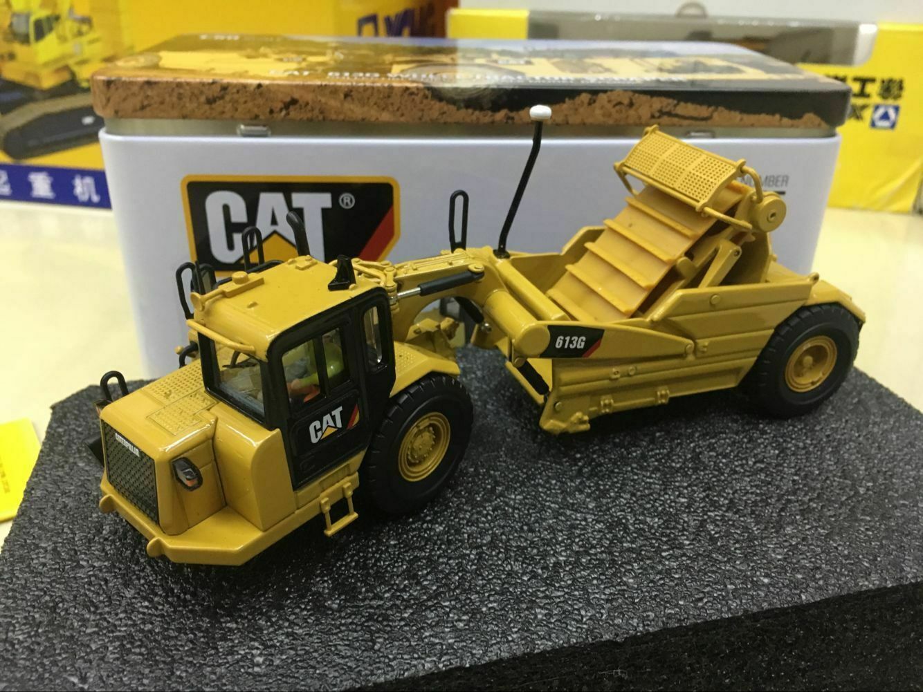 CATERPILLAR CAT 613G WHEEL SCRAPER WITH OPERATOR 1/50 DIECAST MASTERS ...