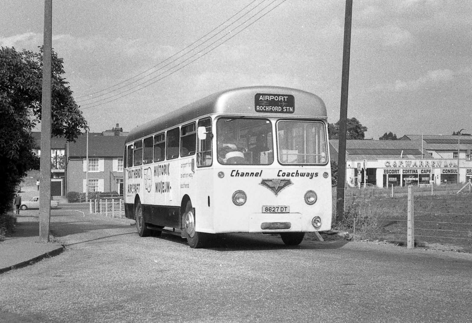 Channel coachways 8627 arriving rochford station 6x4 Quality Bus Photo ...