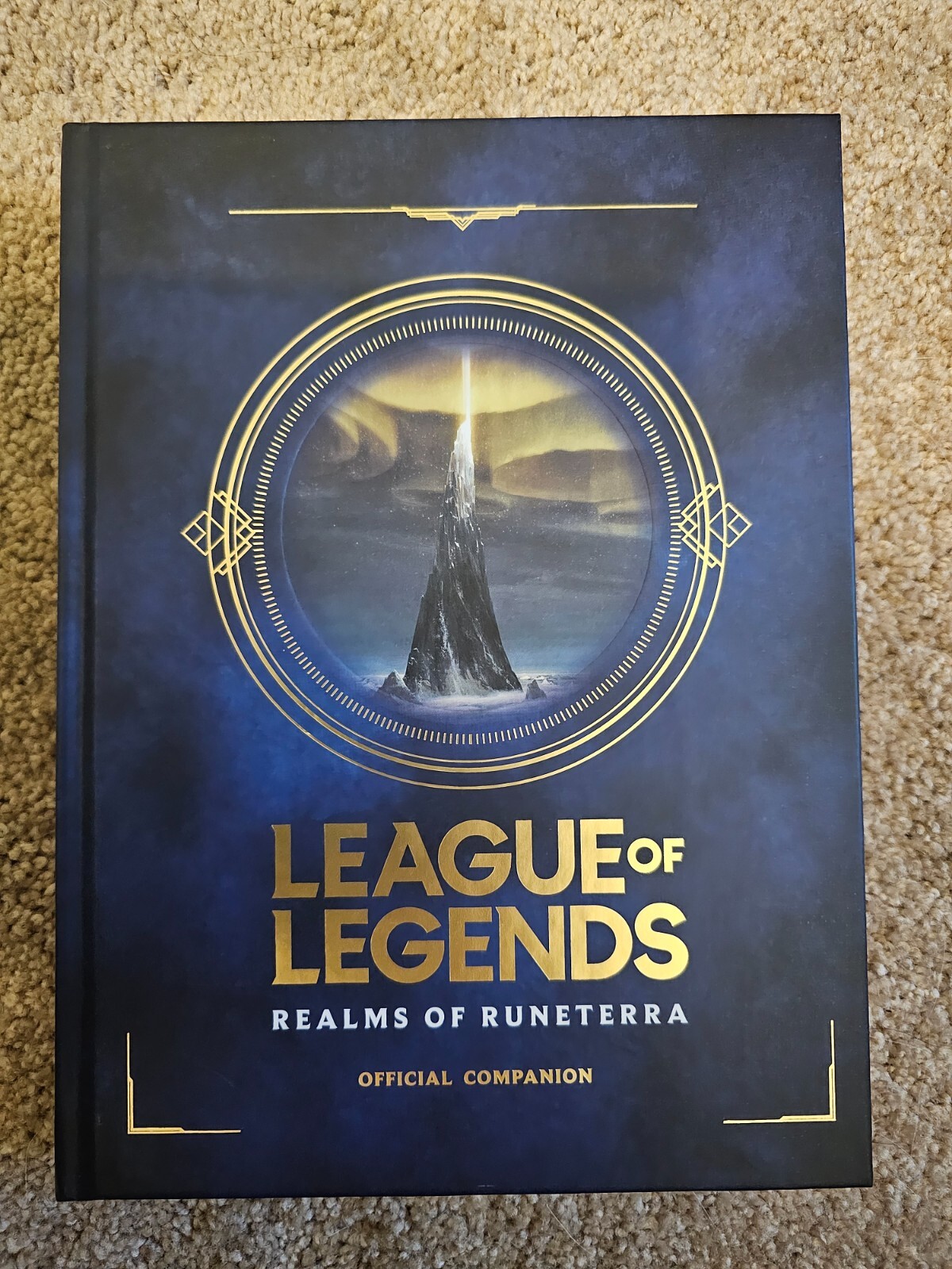 League of Legends: Realms of Runeterra (Official Companion), Riot Games ...
