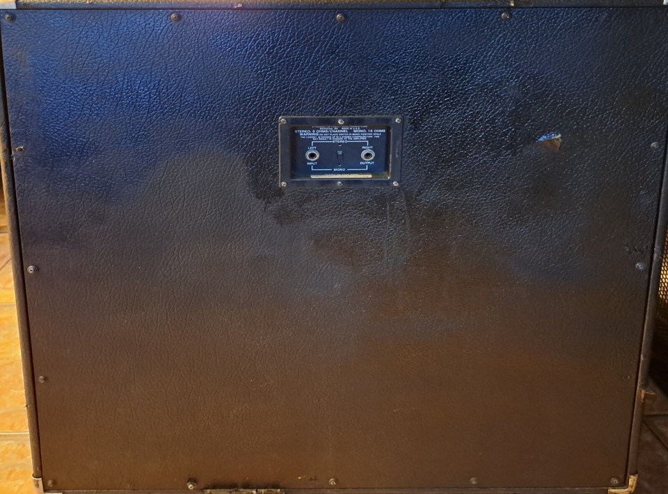 Peavey Triple X Guitar Cab 4X12, Black w/ off Chrome, scuffed up, great ...