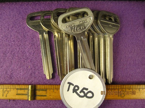 OLD ANTIQUE VINTAGE 11 PC NEW OLD STOCK TR50 UNCUT CAR KEY BLANKS ILCO ...