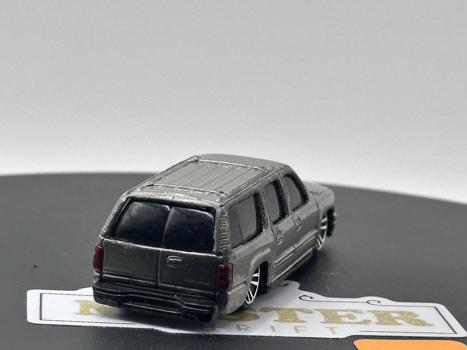 Slammed 2001 01 Chevrolet Suburban SUV in 1/64 Scale Limited Edition H9 ...