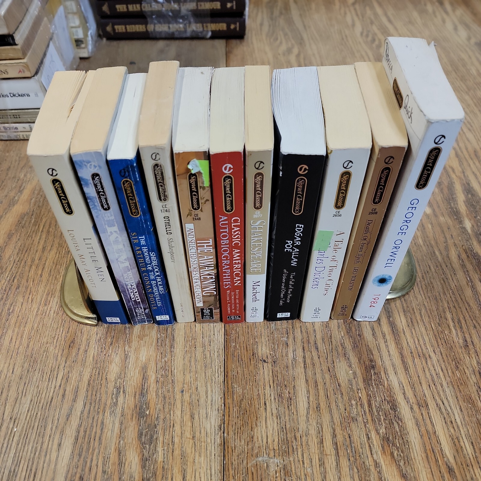 Lot of 11 Vintage SIGNET CLASSICS Paperbacks Orwell, Dickens ...