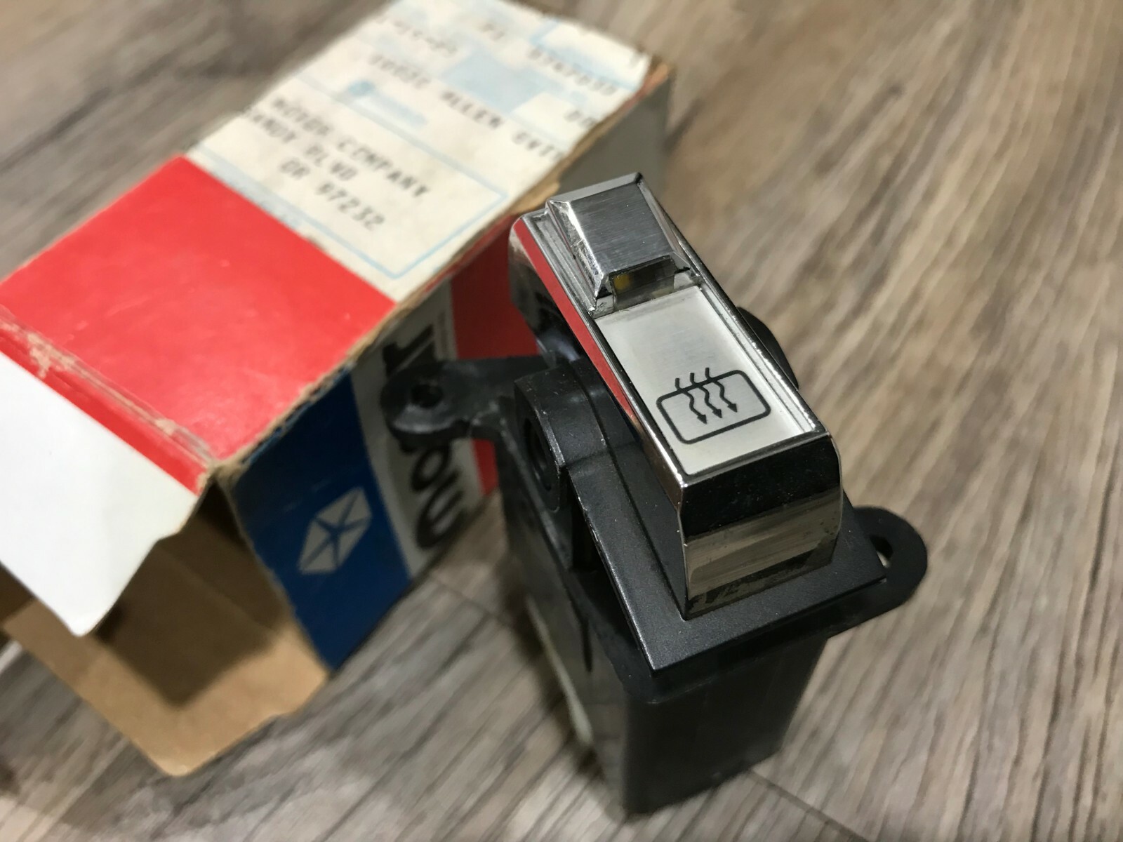 1982-1988 DODGE PLYMOUTH NOS MOPAR REAR WINDOW DASH DEFOGGER SWITCH ...