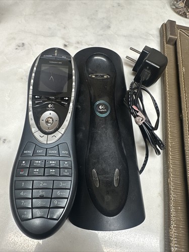 Logitech Harmony 880 Universal Remote w/ Charger Dock FOR PARTS OR ...